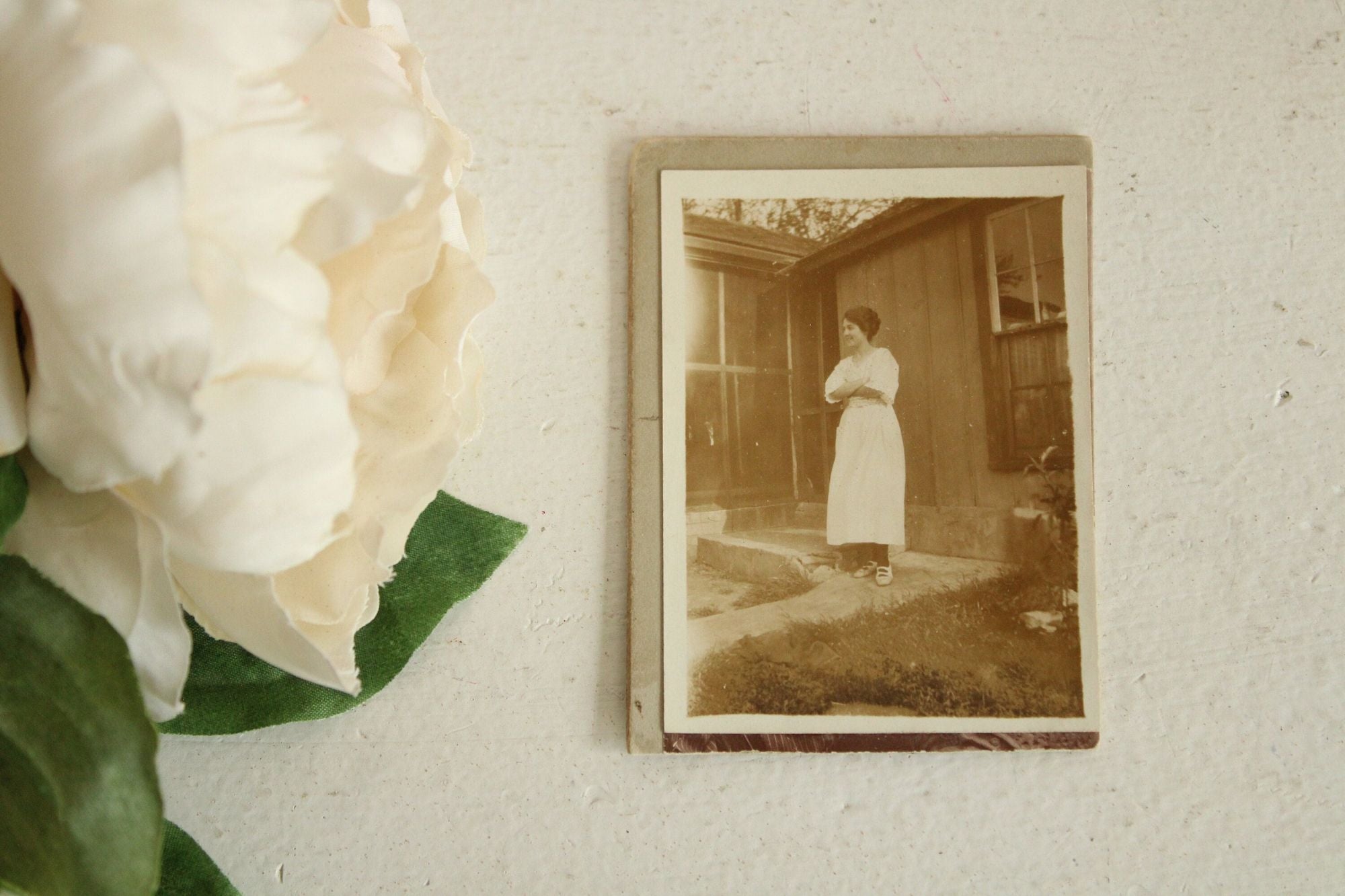 Vintage 1910s Photograph of a Smiling Woman – Toadstool Farm Vintage