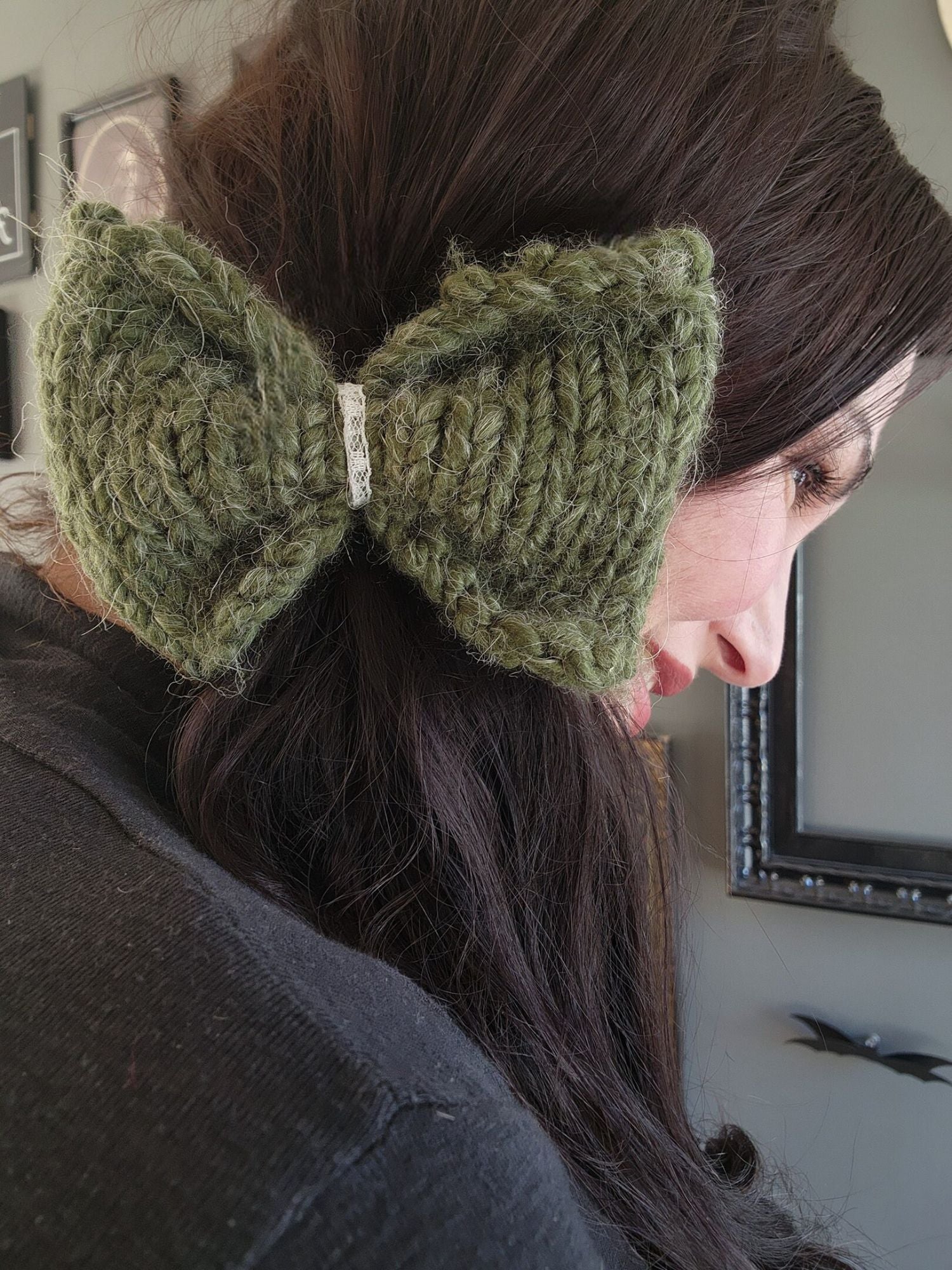 The Winter Moss Hand Knit Hair Bow Forest Green – Toadstool Farm Vintage